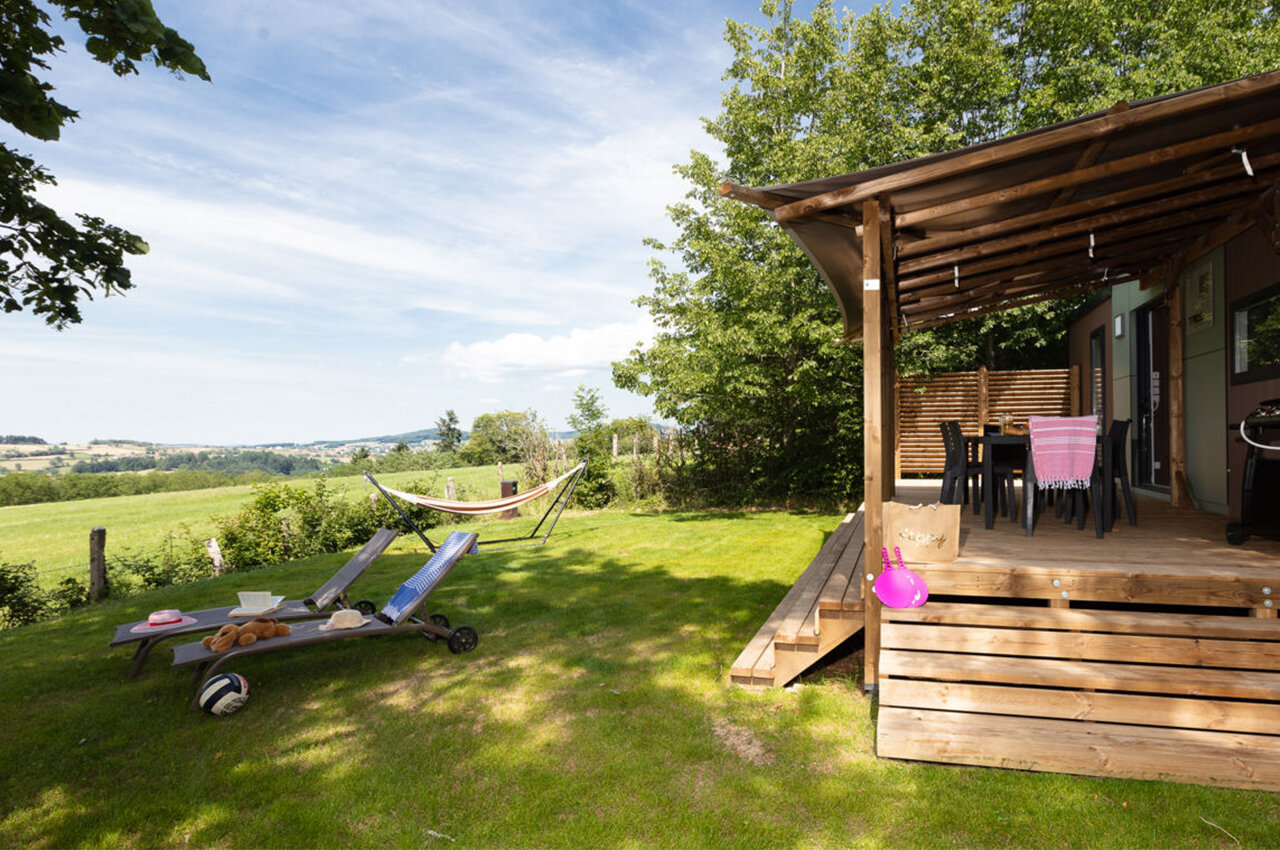 Camping Village des Meuniers - CLICOCHIC en Dompierre-les-Ormes, Bourgogne